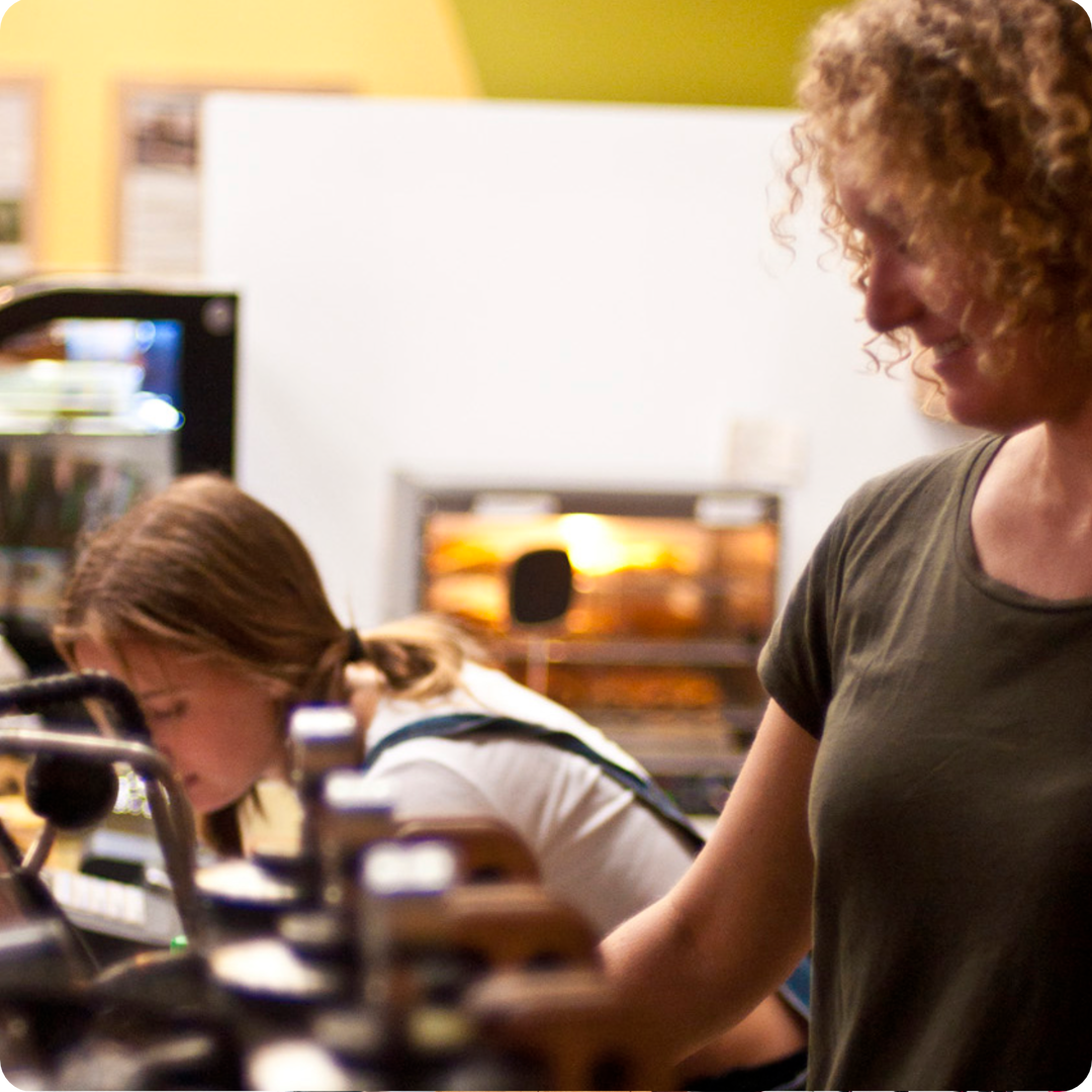 How to Brew Coffee with a Plunger (French Press Method) – Hello Coffee